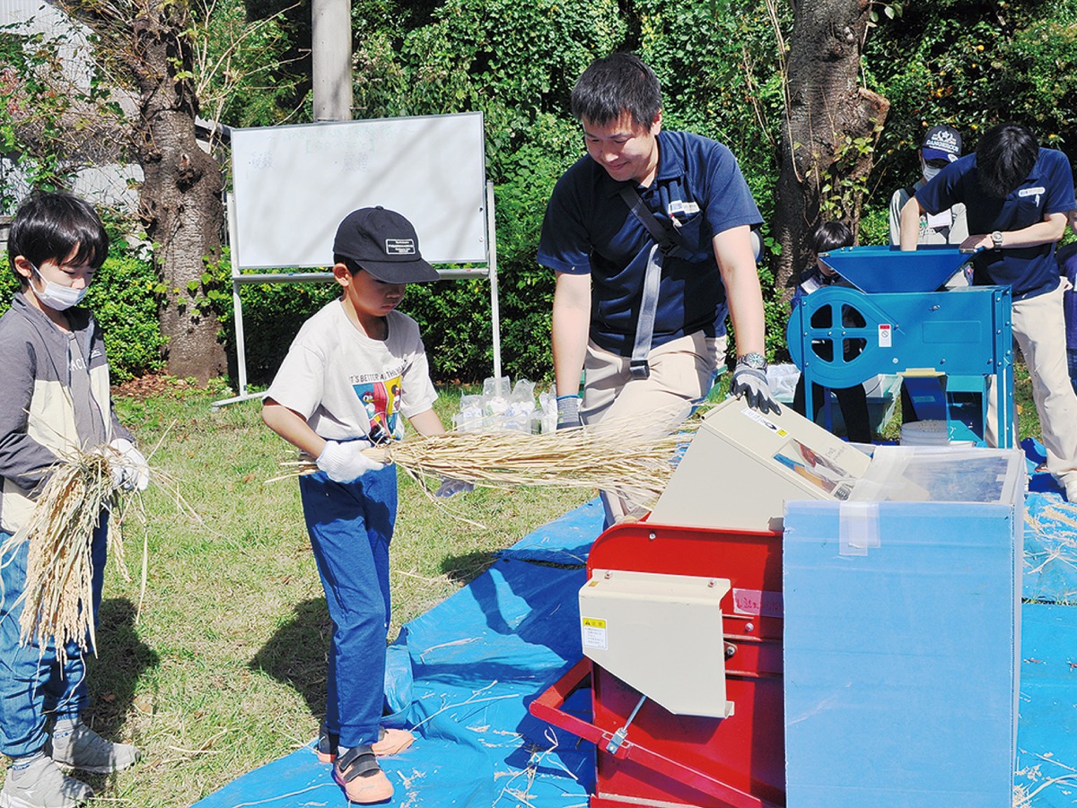 米作りを楽しく体験 小学生がふれあい科学館で | さがみはら中央区 | タウンニュース